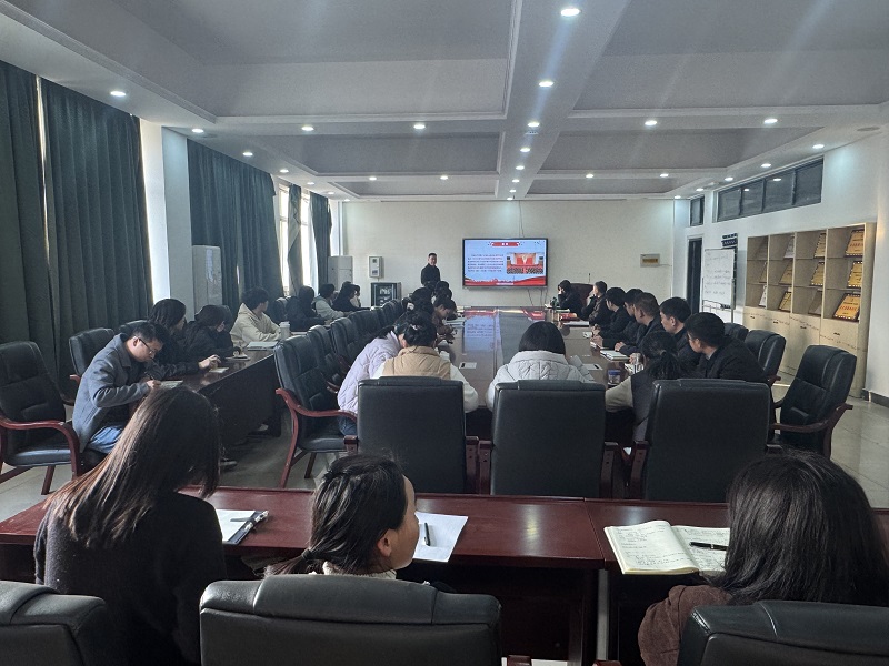 深学细悟明方向 实干担当启新程 汽车工程学院举办党的二十届四中全会精神专题党课